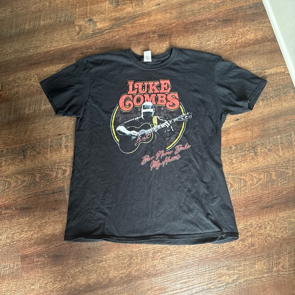 Gildan | Shirts | Luke Combs Concert Xl Tshirt | Poshmark